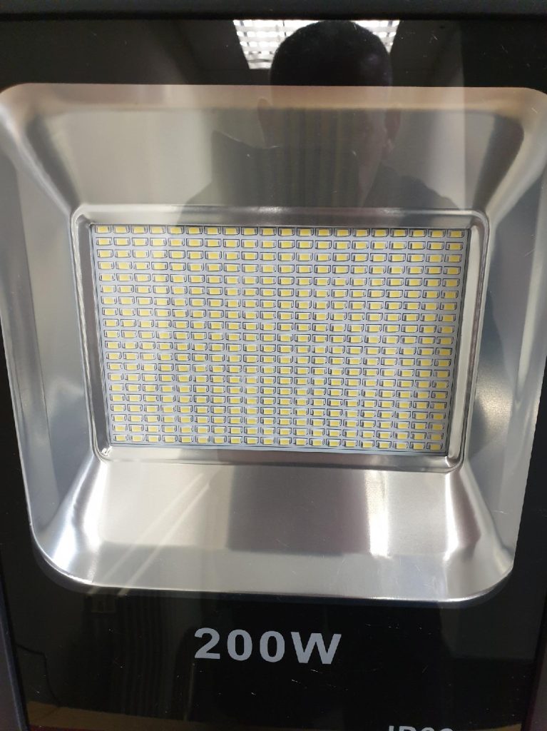 200W LED Outdoor Flood Light Waterproof 16500 Lumens